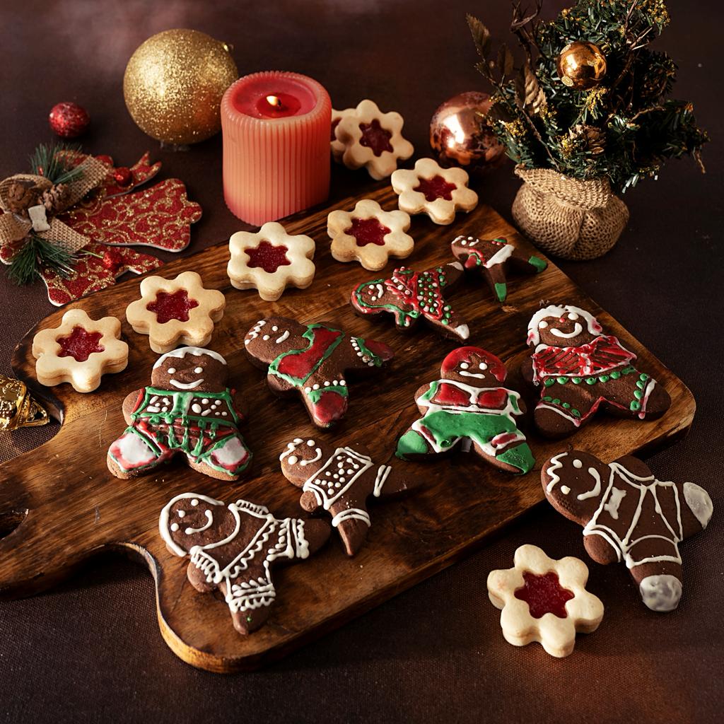 Order Online Customized Cakes, Gift Hamper and Desert